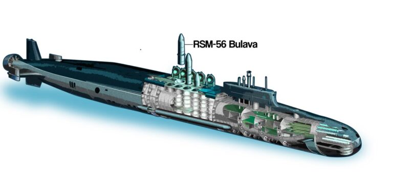 Bir Rus denizaltısından Bulava balistik füze fırlatılışını gösteren video - Carro e motos