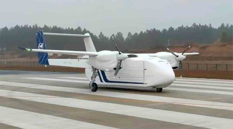 Video: China test HH-100 Twin-Engine Drone die ladingen tot 700 kg kan ...