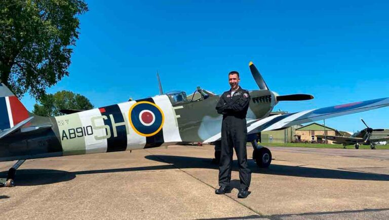 Video: Who was the RAF pilot who died in a Spitfire fighter crash ...