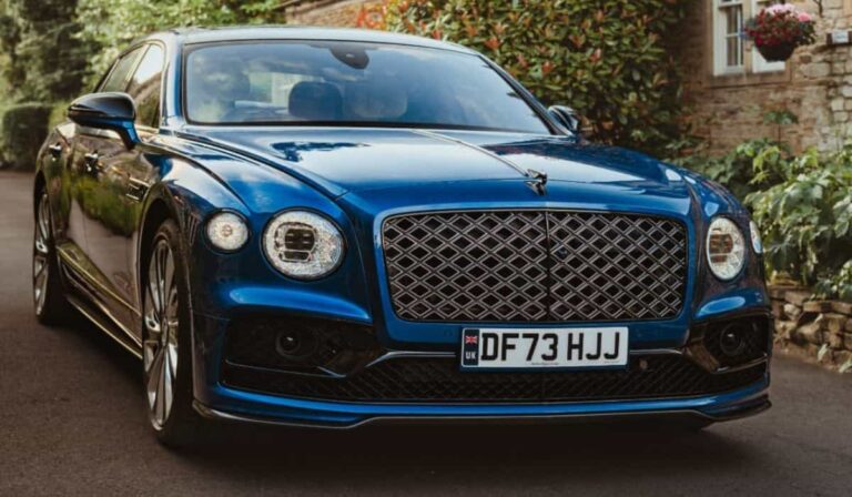 Bentley Flying Spur 2025: la berlina più potente del marchio arriva con ...