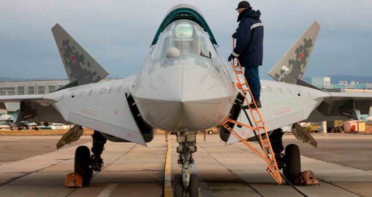 Video: UAC Delivers New Batch of Its Most Advanced Fighters to the ...