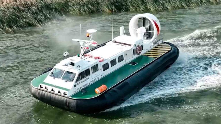 Video: Poolse grens met Rusland versterkt met nieuwe Griffon 2000TD Hovercrafts - Carro e motos