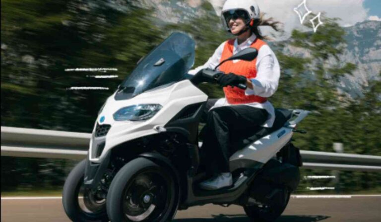 Révolution à Trois Roues : Découvrez le Nouveau Piaggio MP3 310 ...