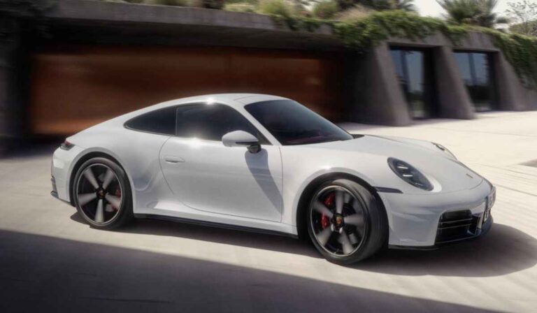 Porsche 911 Carrera S 2025 : plus puissant, sans boîte manuelle et avec ...