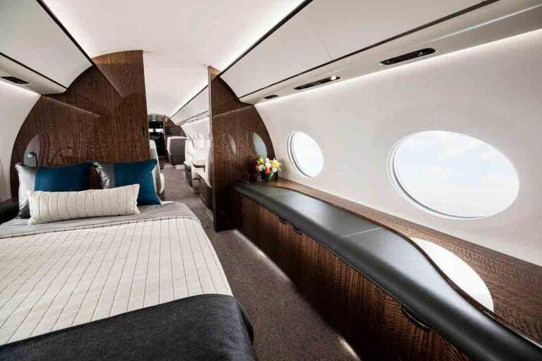 $80 million jet used by Neymar on his return to Brazil can fly at over ...