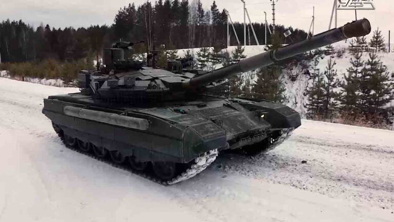 Prototype van de T-90M Tank met Arena-M Systeem Verschijnt in Video ...