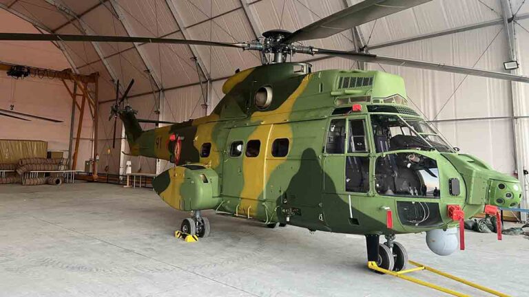 Romania received the first modernized IAR-330L helicopter – Carro e motos
