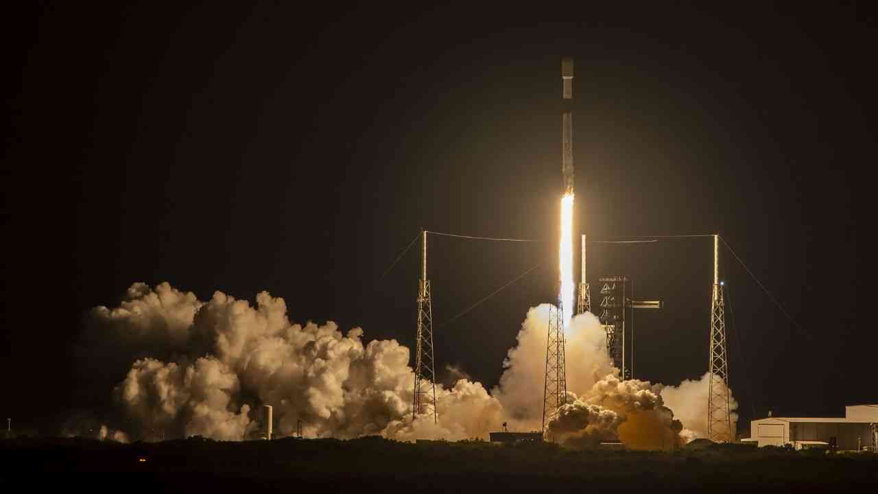 SpaceX launches new Starlink satellites and breaks record with Falcon 9 ...