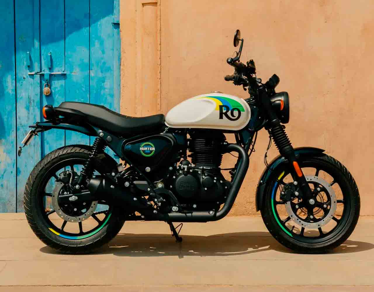 Video: Royal Enfield launches the 2025 Hunter 350 with new colors and ...