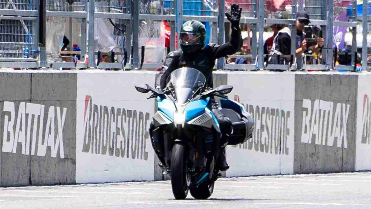 Kawasaki Pushes the Limits of Sustainable Mobility with Hydrogen ...