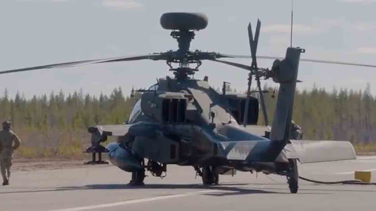 Video: AH-64 Apache Inggris Tembakkan Rudal Hellfire di Finlandia untuk Pertama Kalinya - Carro ...