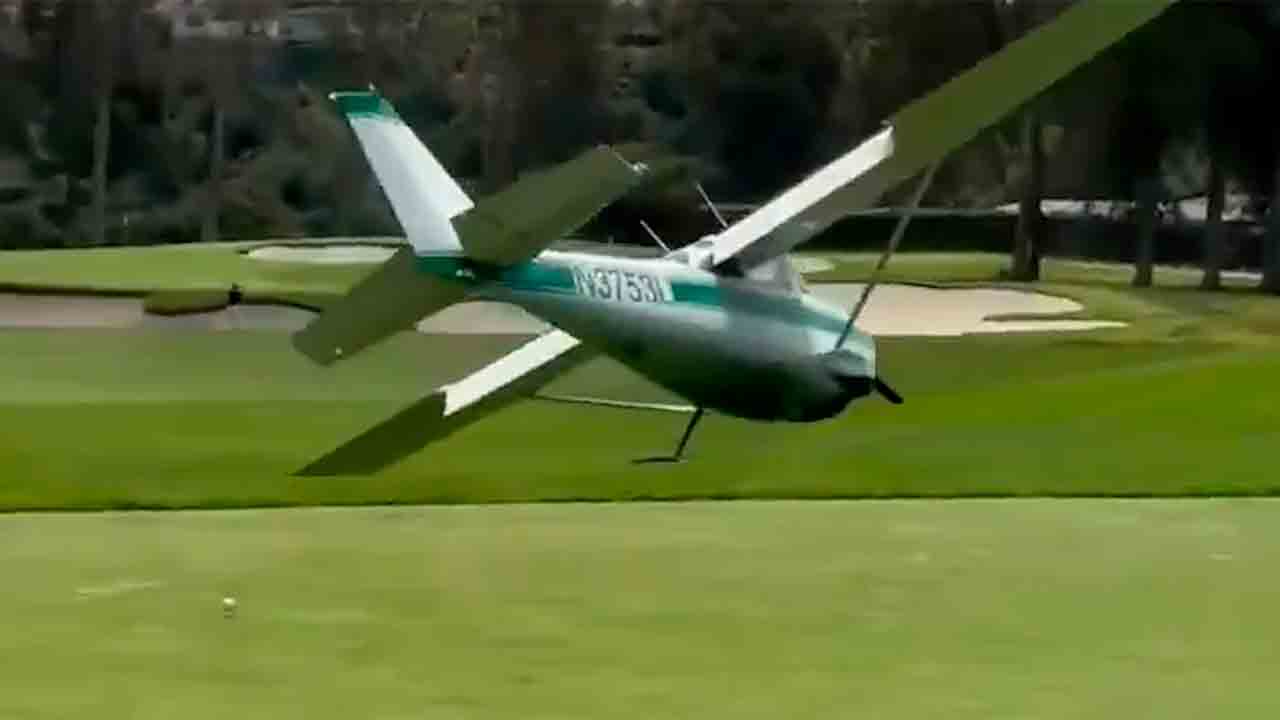 Incredible footage shows plane landing on golf course in Los Angeles ...