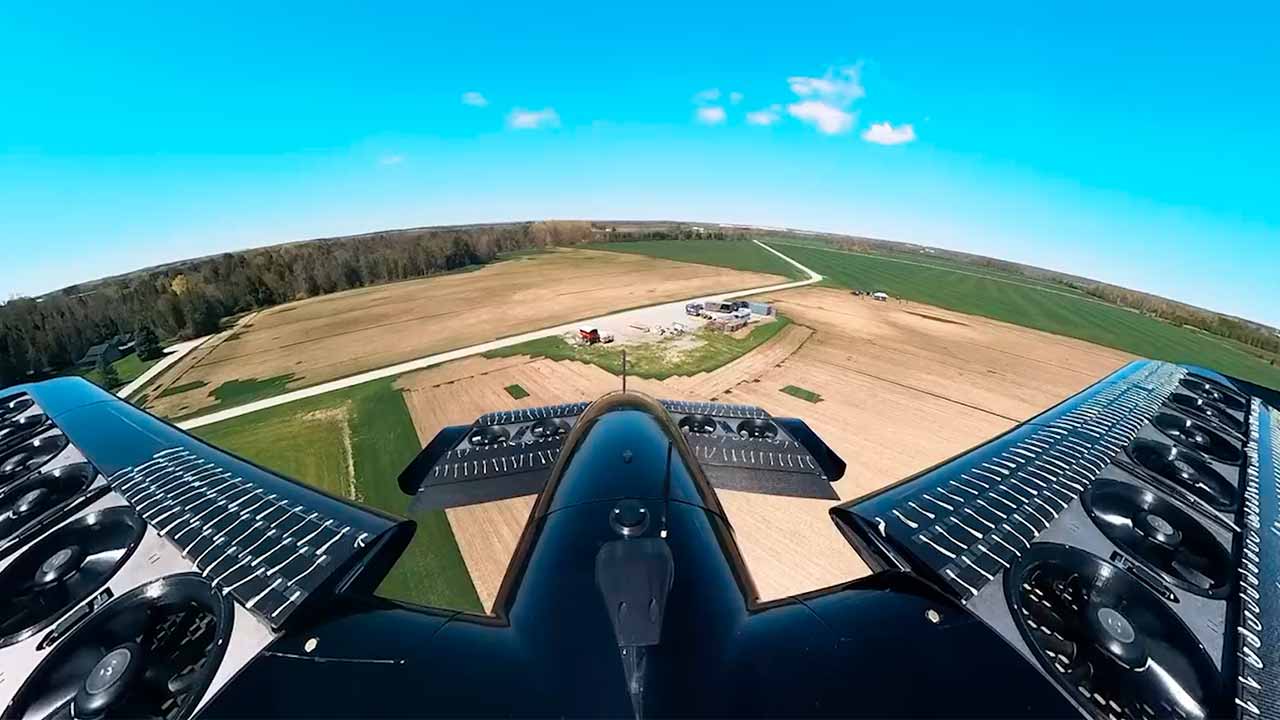 翼にファンを搭載した飛行車、静かな飛行と800kmの航続距離を約束 - Carro e motos