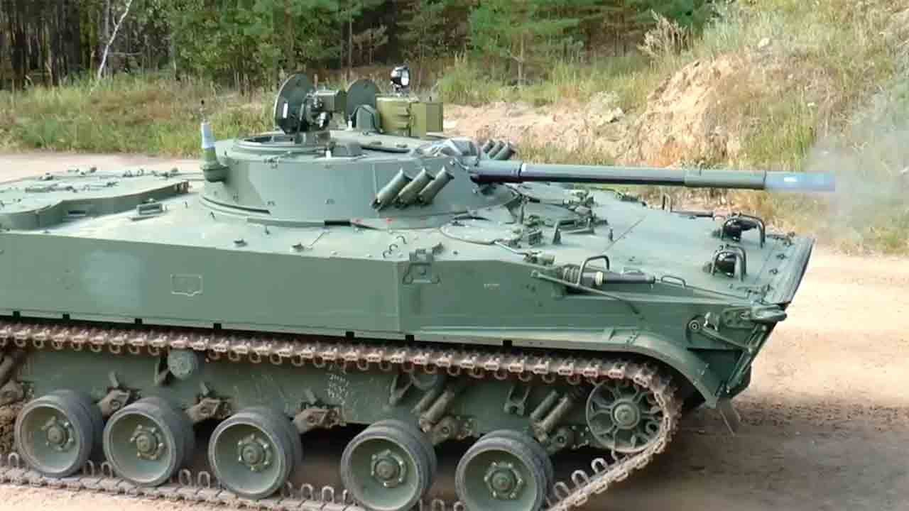 Vídeo: Rússia entrega novos BMP-3 com proteção reforçada contra drones ...