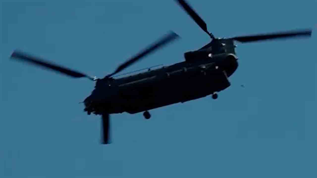 Video: UK Tests FPV Drones Launched from Chinook Helicopters - Carro e ...