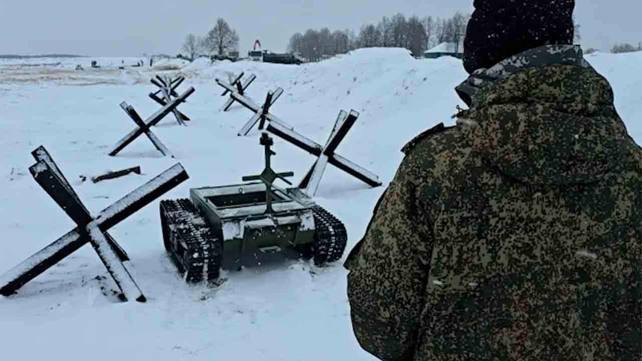 Vídeo: Rússia recebe novo lote de drones terrestres "Depesha" para ...