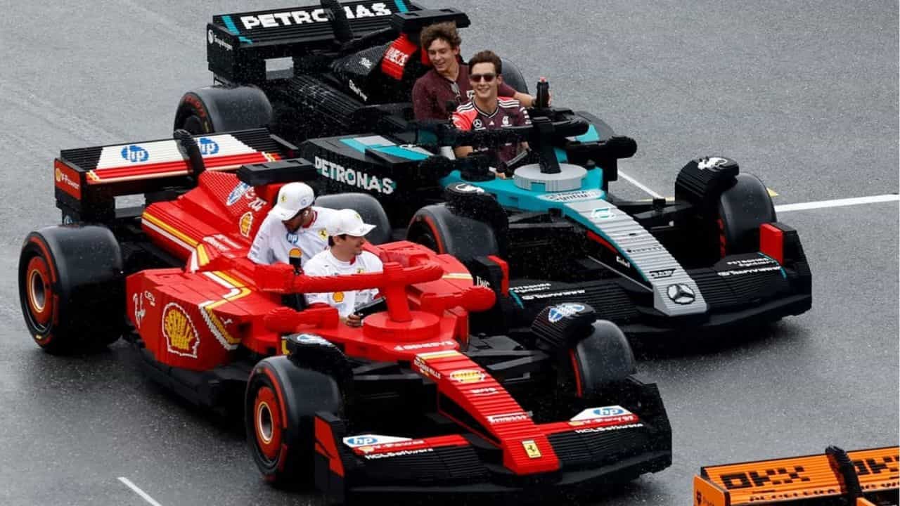 Lego Impresses at the Miami GP with 10 Full-Size F1 Cars - Carro e motos