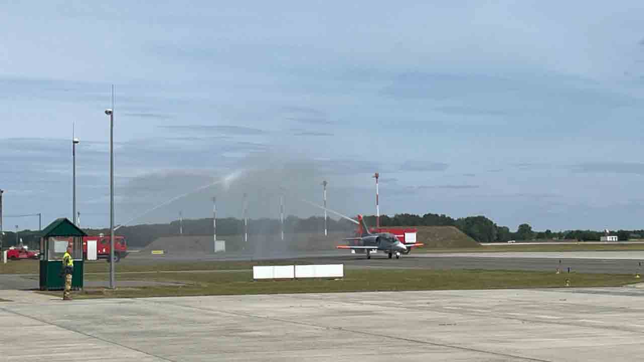 Ungarn mottar de første L-39 Skyfox-flyene fra Aero Vodochody - Carro e ...