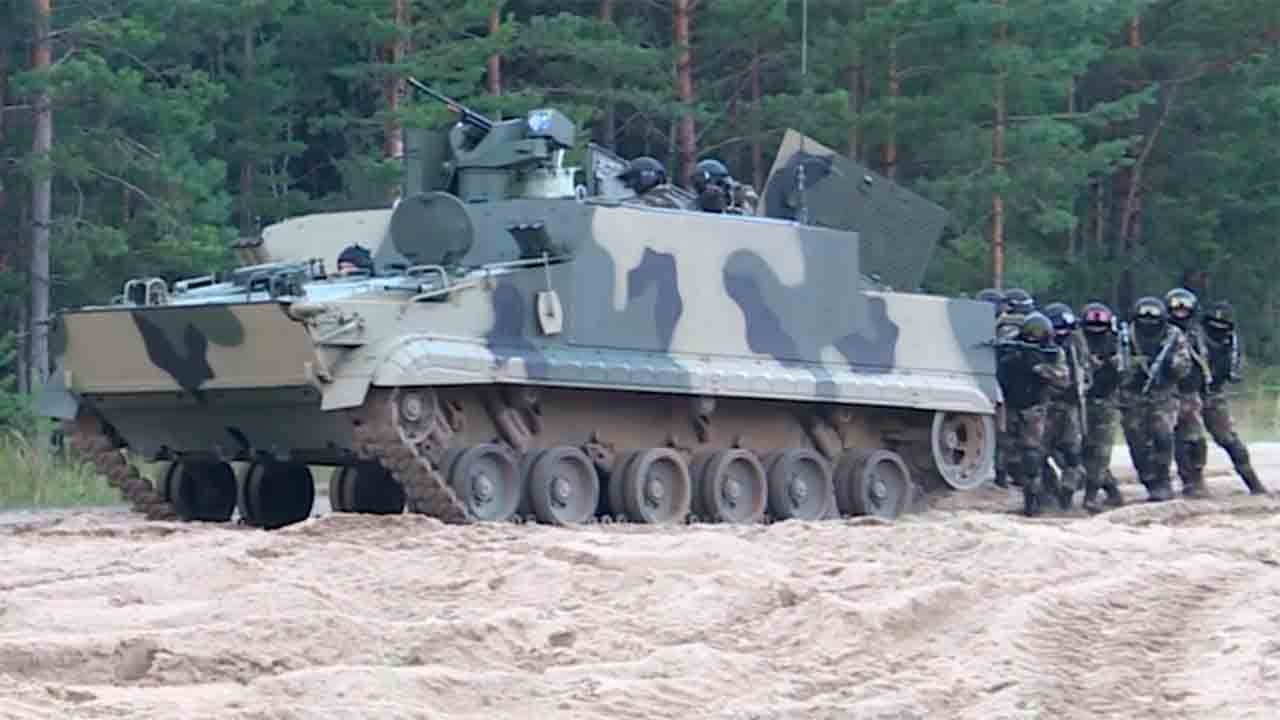 Video: Russia Begins Testing of the New Amphibious Armored Vehicle BT ...