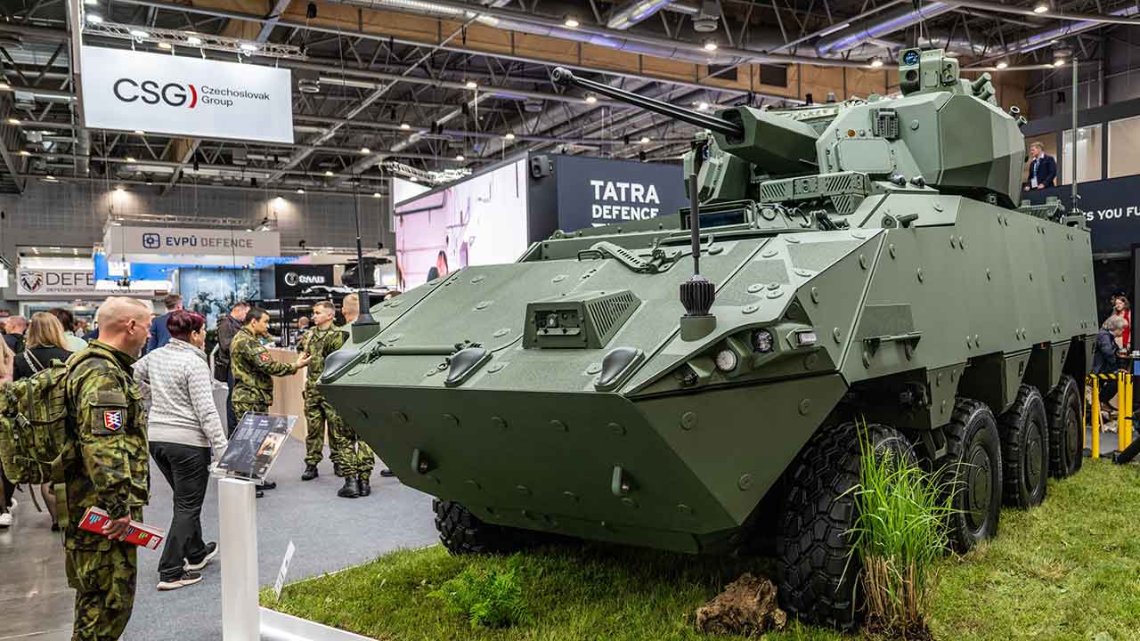 Video: Tschechisches Militär präsentiert Super-Panzerfahrzeug, das mit ...