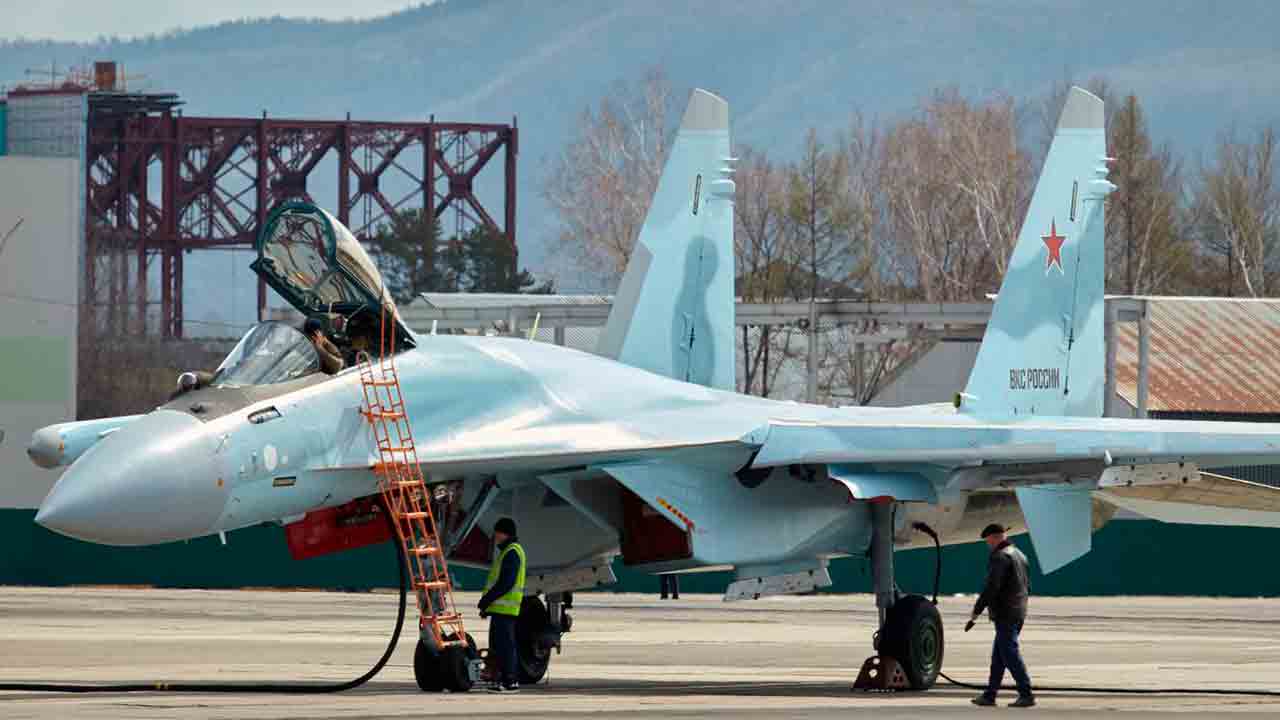 Video: UAC liefert weitere Su-35S-Kampfjets an das russische Verteidigungsministerium - Carro e ...