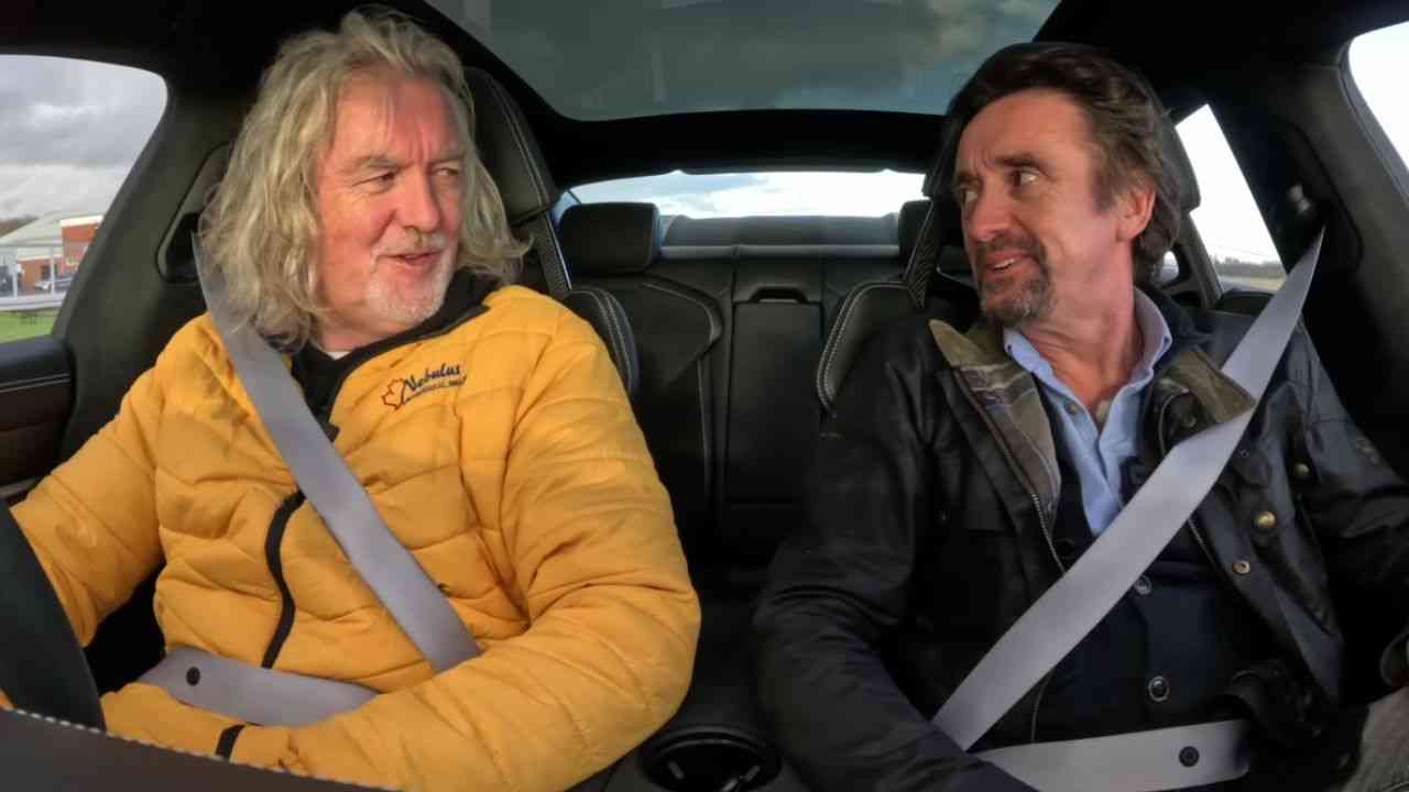 Ex-presentatori di Top Gear fanno l’ultimo giro sulla storica pista di ...