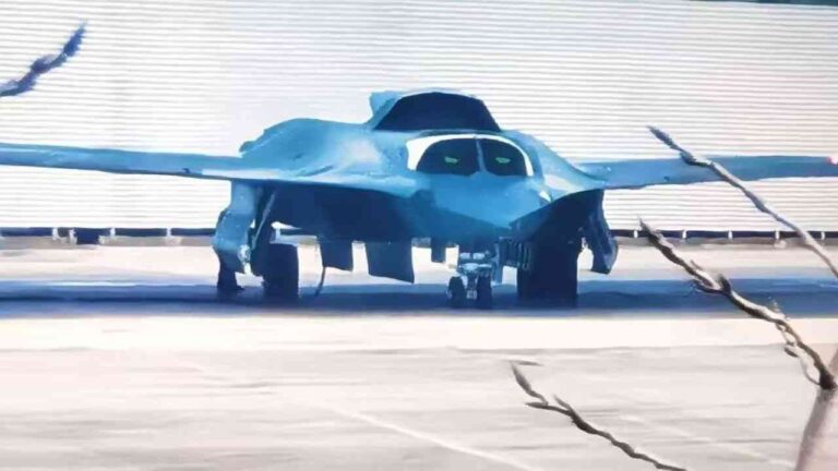 La Chine développe le jet Chengdu J-36 avec un design innovant et trois ...