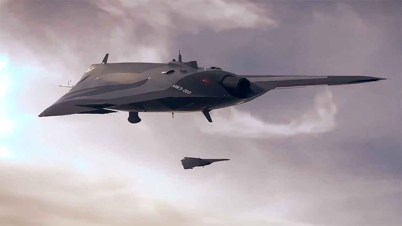 터키 ANKA-3 공격 드론, 비상 착륙 - Carro e motos