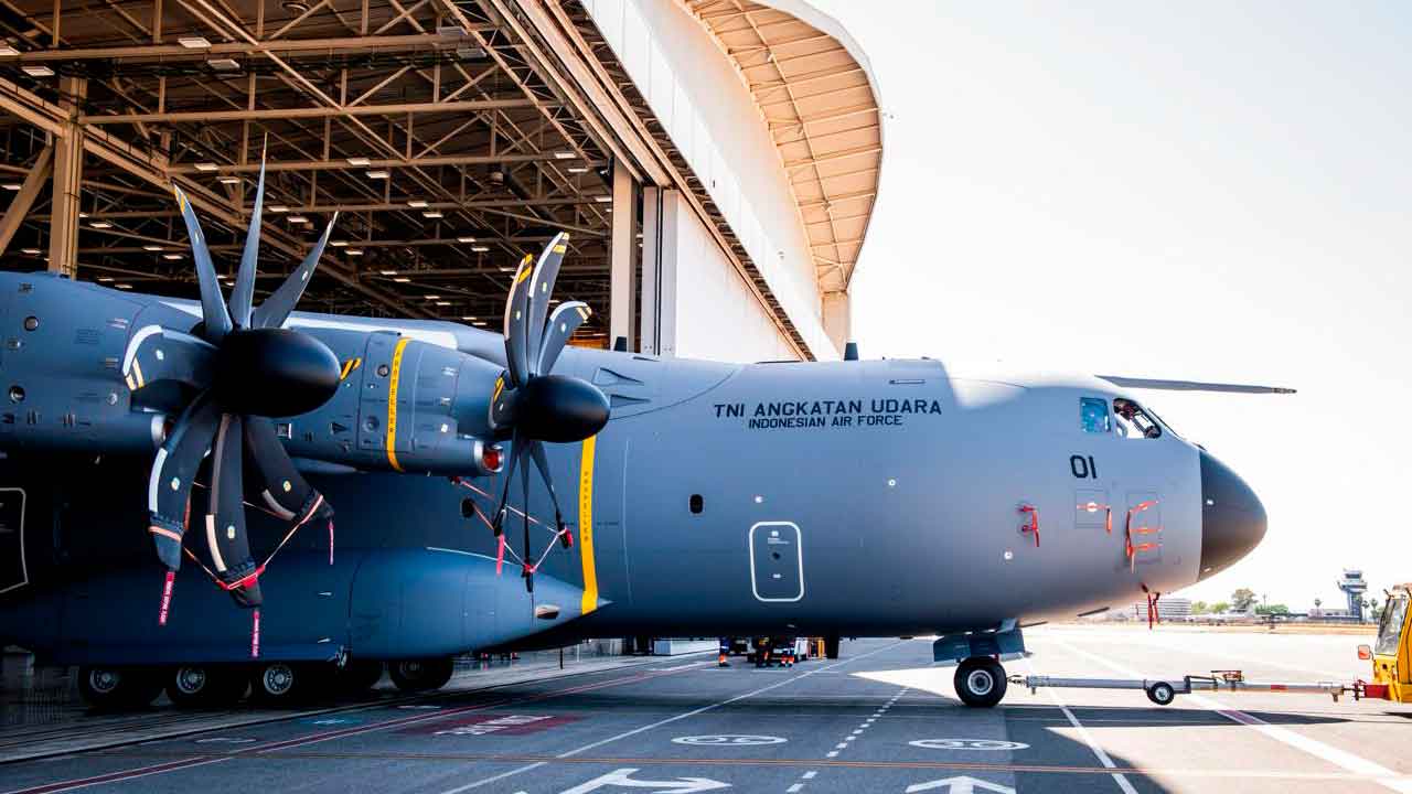 Vidéo : L'Indonésie dévoile son premier Airbus A400M - Carro e motos