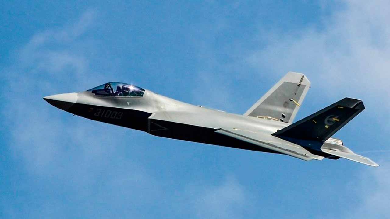 Pákistán se připravuje na přijetí nového čínského stíhacího letounu J ...