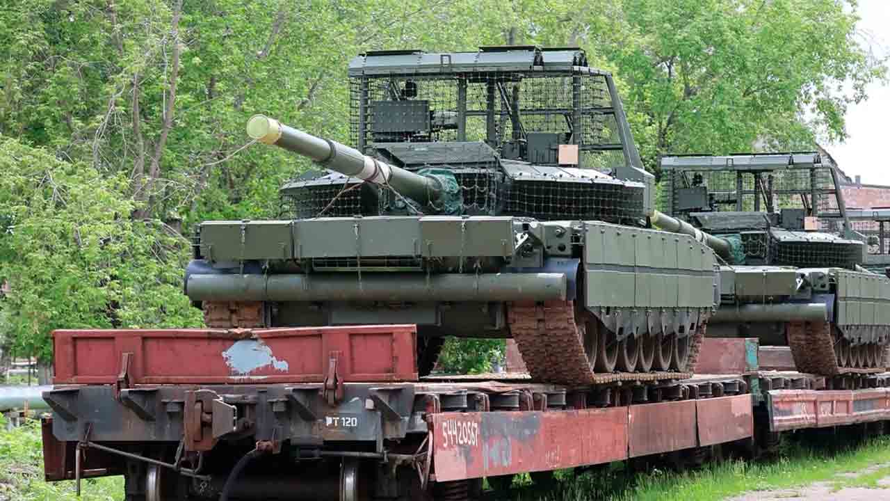 T-80BVM: batch baru tank yang dimodernisasi tiba di pasukan Rusia ...