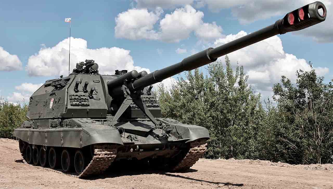 Un drone ukrainien détruit un obusier russe Msta-S dans une frappe précise filmée en vidéo ...