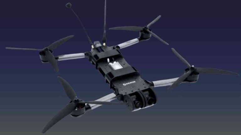 Le Royaume-Uni envoie plus de 70 000 drones en Ukraine et étend son soutien militaire - Carro e ...