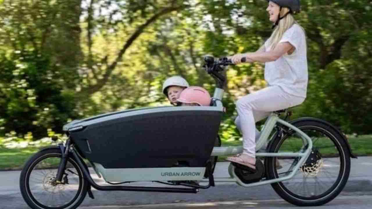Urban Arrow launches e-bike for up to 4 children as a practical ...