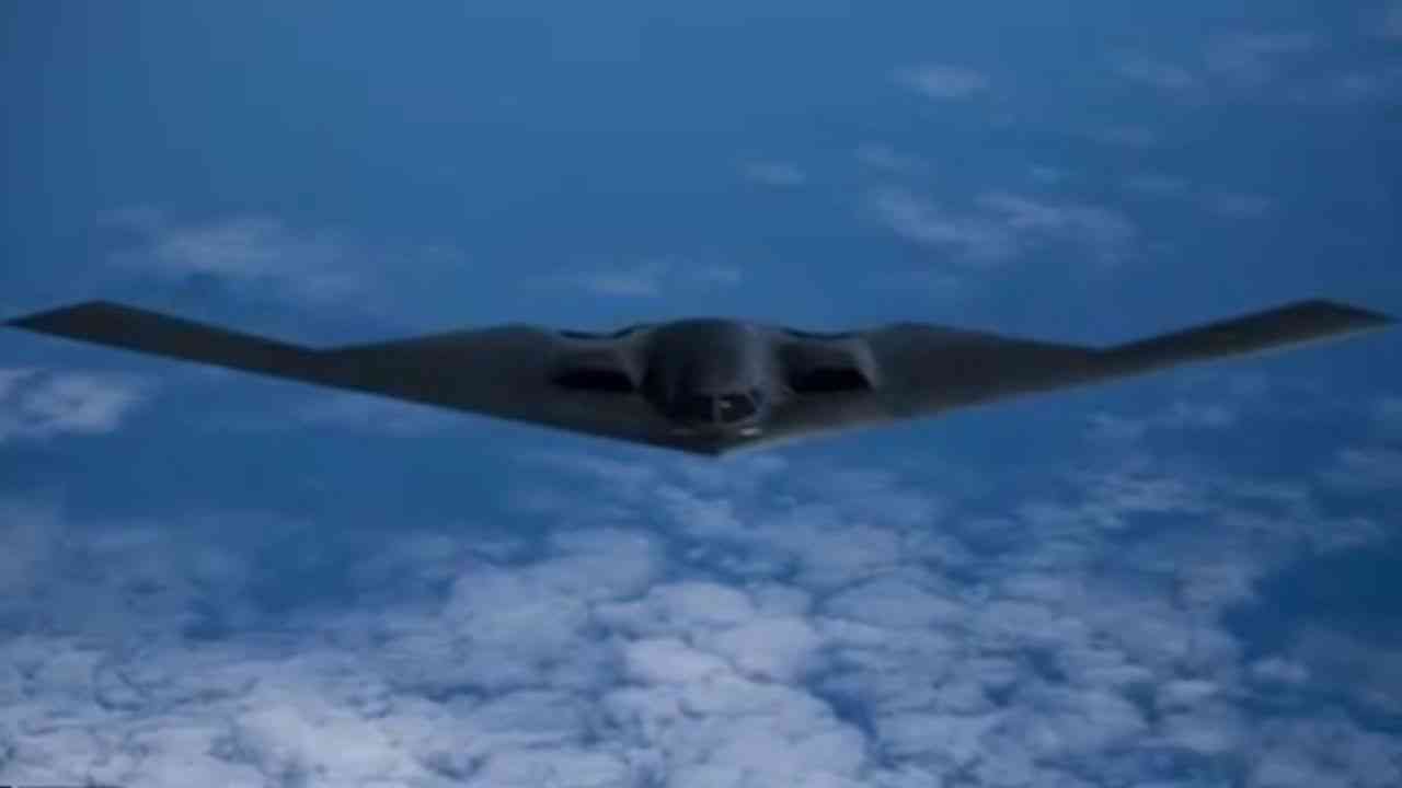 US Pilot Shares How He Managed Physiological Needs During Flight in B-2 ...