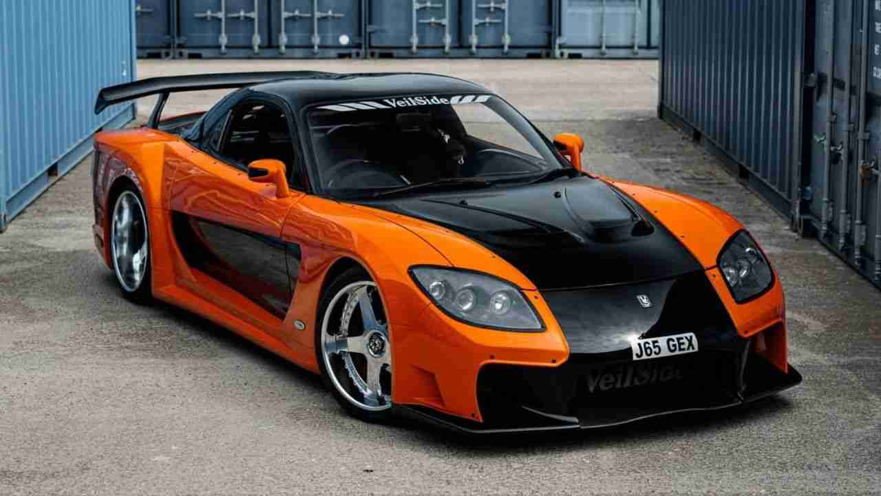 A „The Fast and the Furious” Mazda RX-7-ét 1,2 millió dollárért árverezték el - Carro e motos