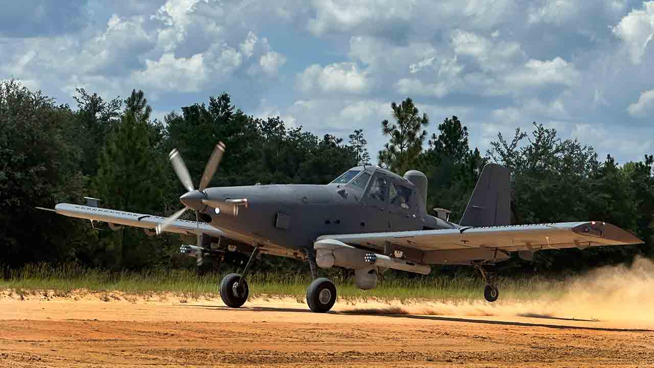 L'US Air Force poursuit les essais du nouvel OA-1K Skyraider II pour ...
