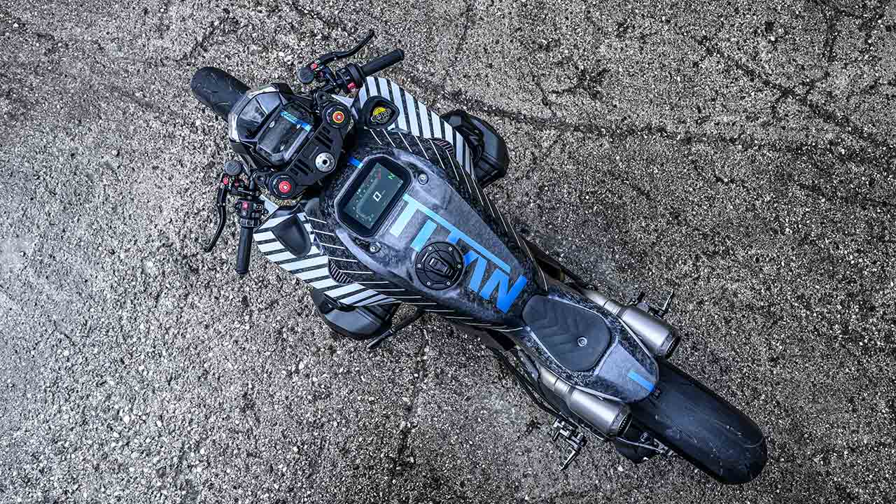 BMW unveils R 1300 R “TITAN” with Akrapovic exhaust and nitrous oxide ...