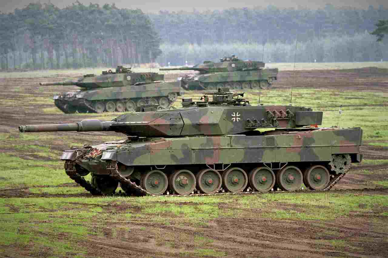 Germany considers purchasing 1,000 tanks and 2,500 infantry fighting ...