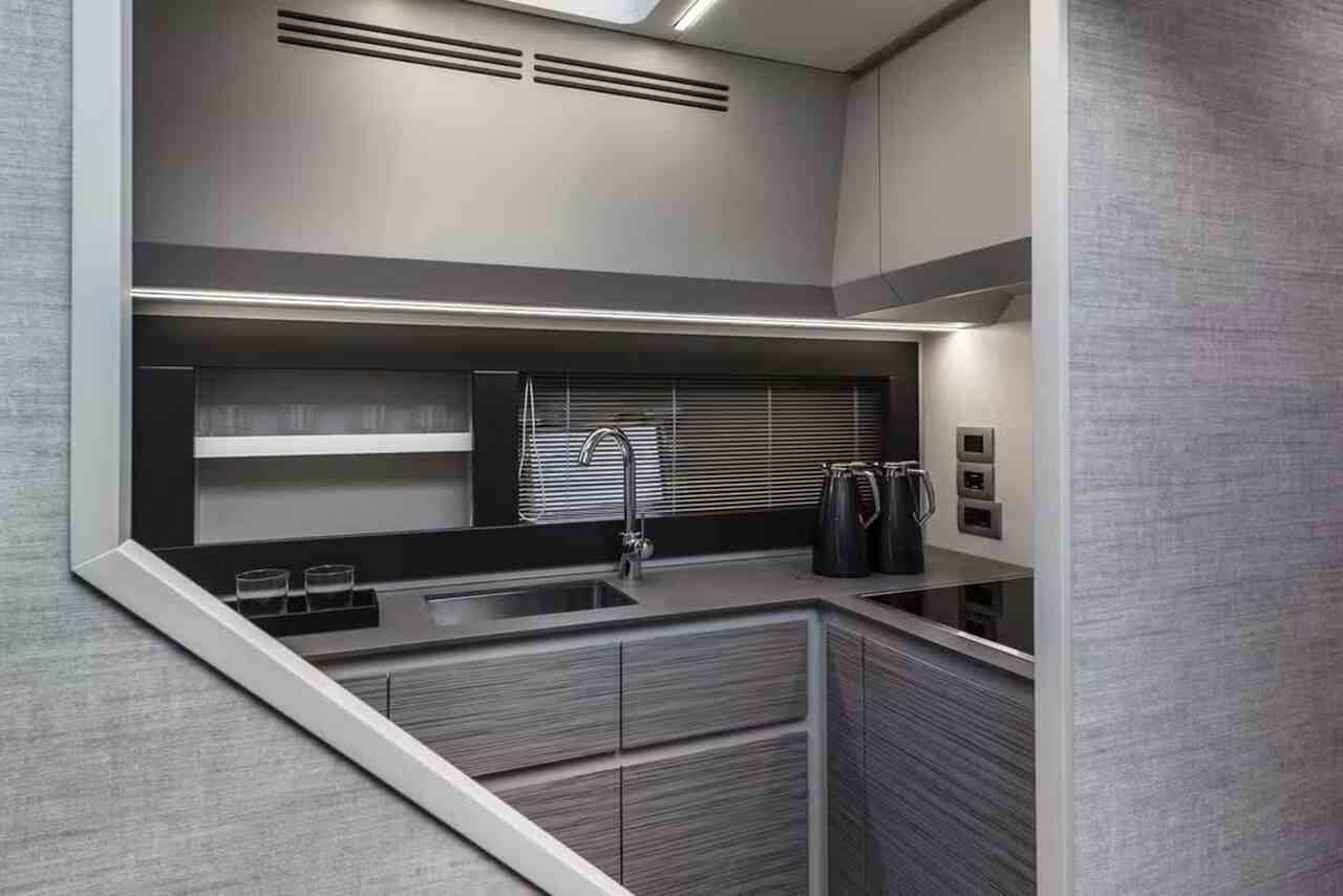 Check out George Russell’s new $3 million yacht - Carro e motos