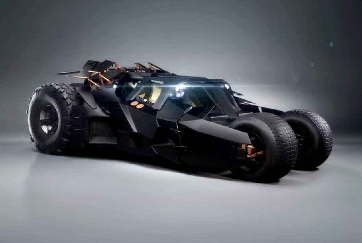 Neymar surge dirigindo réplica do "Batmobile", carro de US$ 1,5 milhão idêntico ao do Batman ...