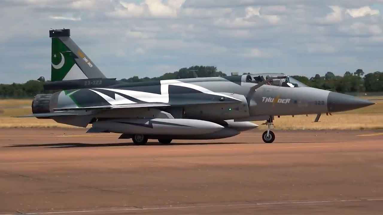 Video: Pakistan's JF-17 Fighter Jets Arrive at RIAT 2025 with Special ...