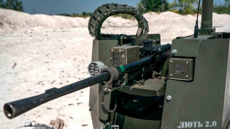 Video: "Lyut" attack robot deployed on the front lines in Ukraine ...