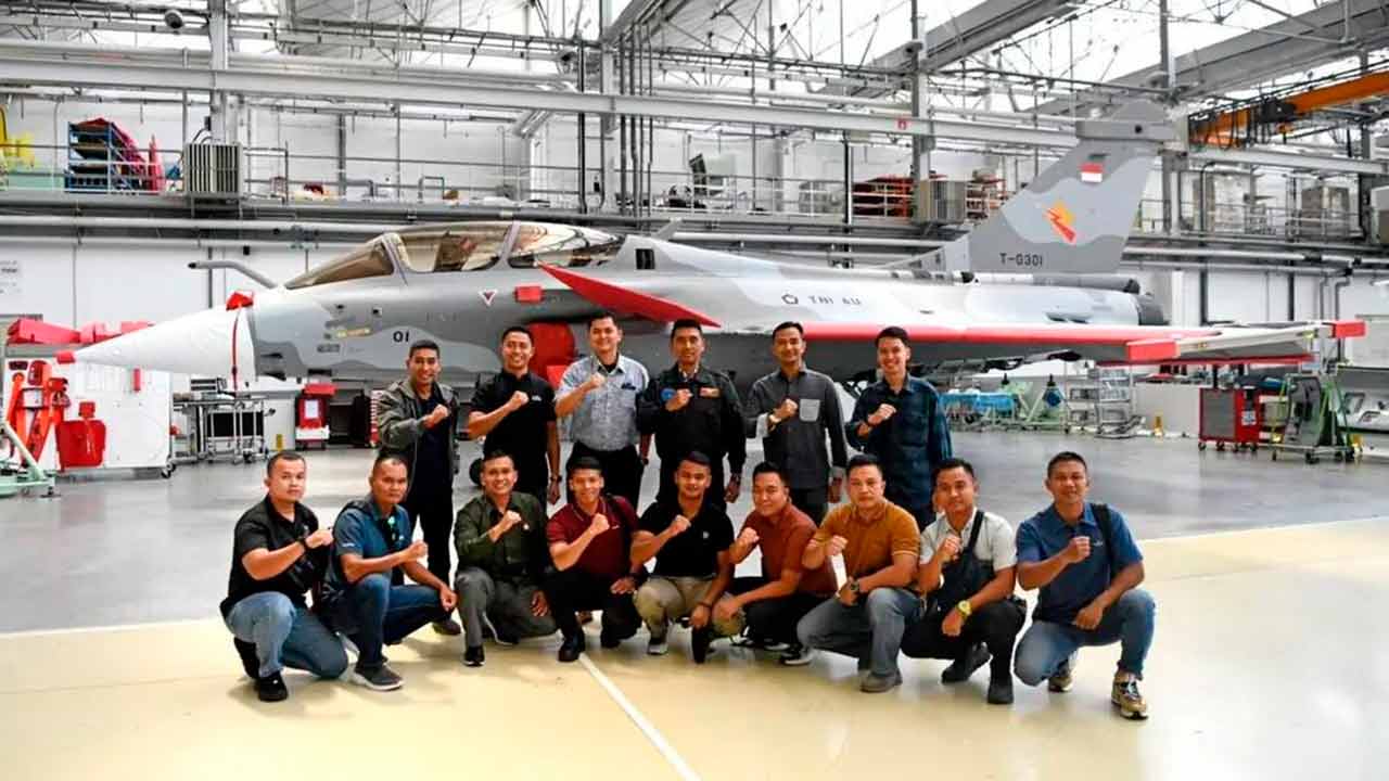 Indonesia recibe su primer caza Dassault Rafale - Carro e motos