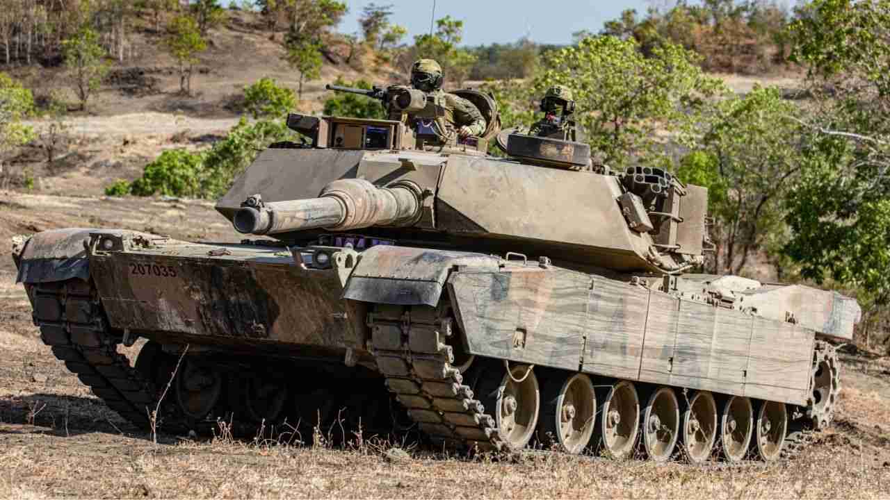 Ukrainian regiment receives M1 Abrams tanks and boosts combat ...