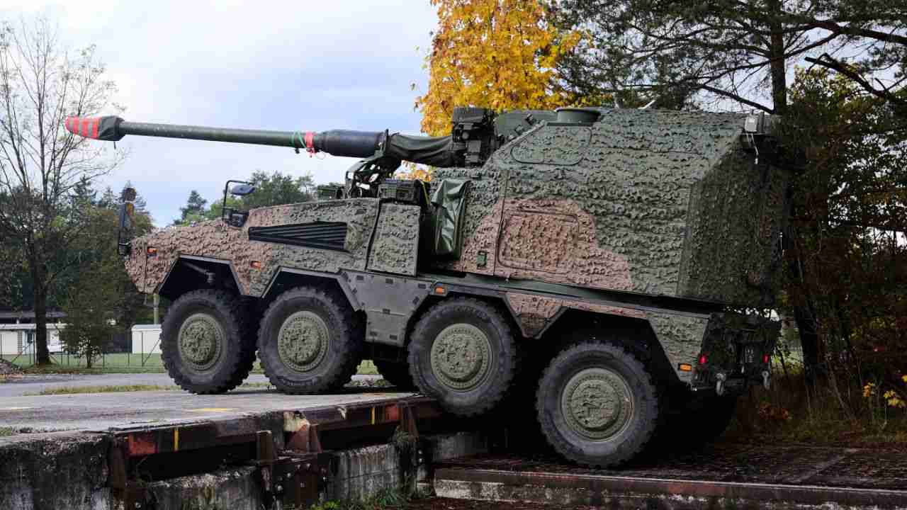 RCH 155-Haubitzen für die Ukraine werden vor der ersten Lieferung noch angepasst - Carro e motos