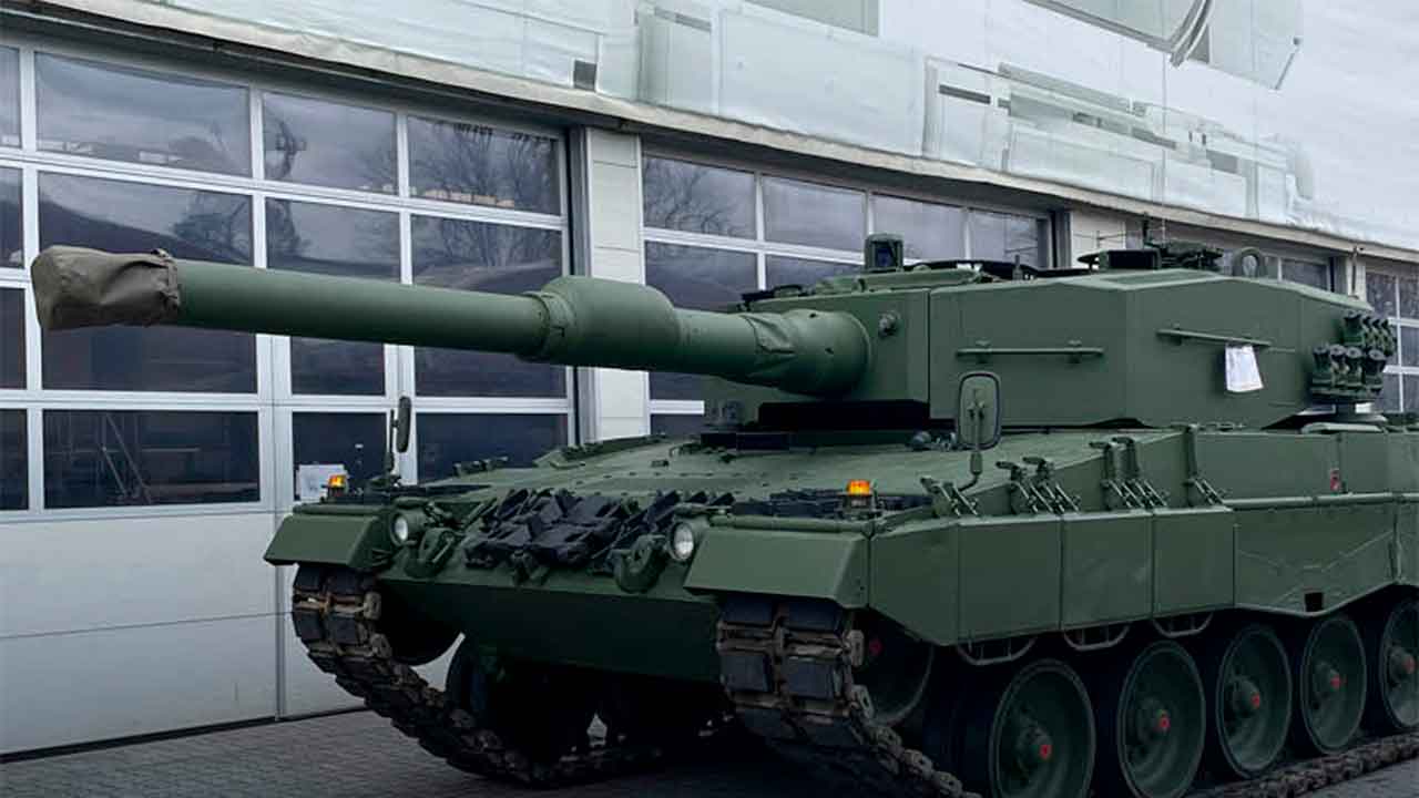 Czech Republic Signs Multi-Million Euro Deal to Maintain Leopard 2A4 Fleet and Recovery Vehicles ...