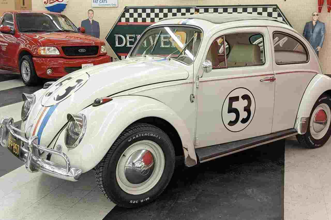 Het Cinema Auto Museum zet tientallen auto's die in klassieke films ...