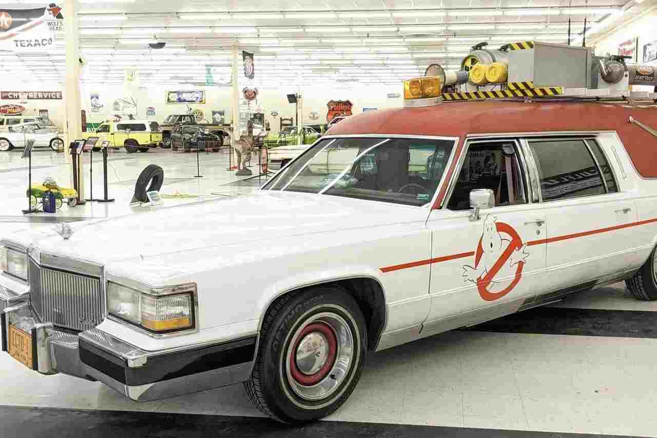 Il Museo delle Auto da Cinema mette in vendita dozzine di auto usate in ...