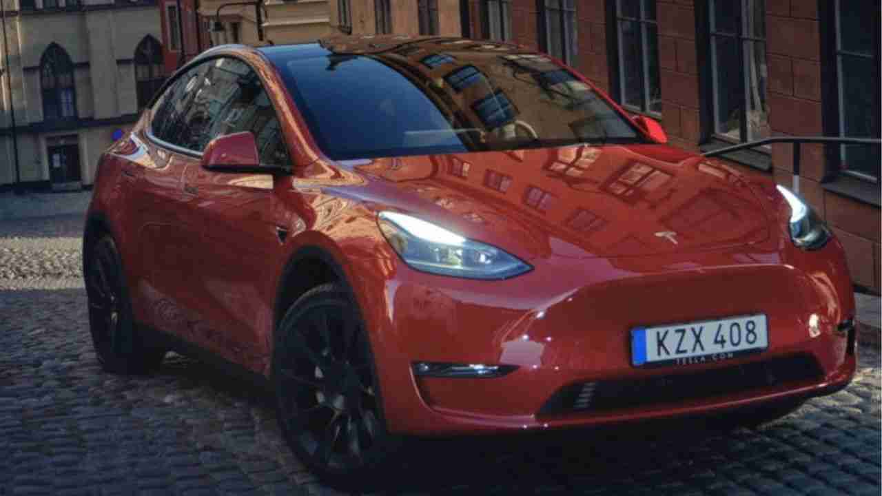 Electronic Door Failure in Tesla Model Y Leads NHTSA to Open Safety ...